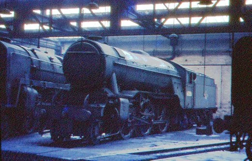 ORIGINAL COLOUR SLIDE of 60886 ER V2 class steam loco £4.99 - PicClick UK