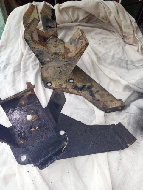 LAND ROVER DEFENDER 300tdi engine mounts x2 £25.00 - PicClick UK