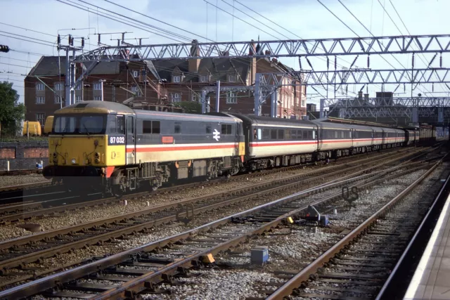 ORIGINAL 35MM SLIDE - A/C Class 87 'Mainline' 87032 - Crewe - 1993 (07 ...