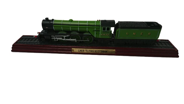 LNER 4472 FLYING Scotsman Locomotive Train Scaled Model Display Green £ ...