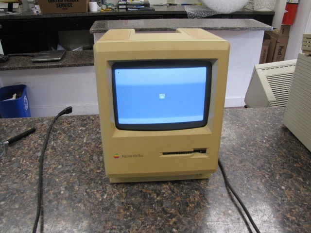 VINTAGE 1987 APPLE Macintosh Plus 1MB M0001A Computer - Boots, good ...
