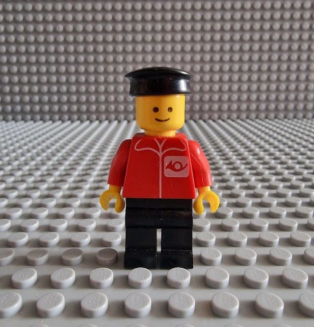 LEGO CLASSIC TOWN Figure Minifigure Postman Postman Postman Post001 ...