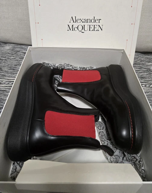 ALEXANDER MCQUEEN MEN’S Spazzolat Pull On Boots Black/Red 10US/43E ...
