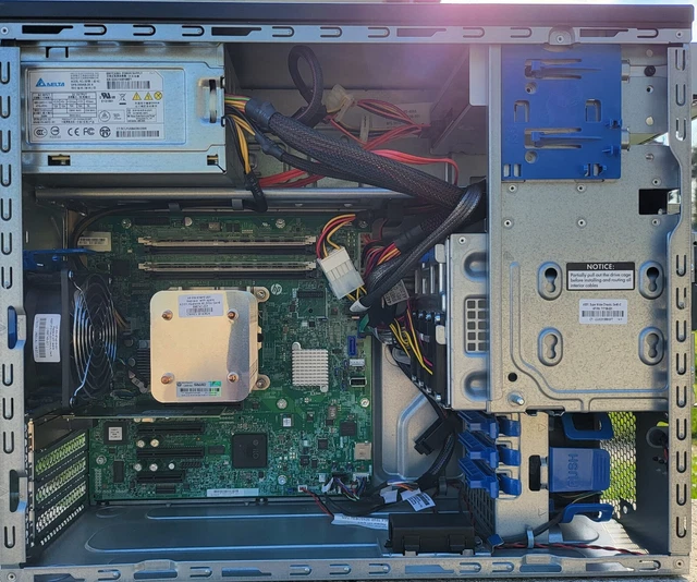 SERVEUR HP ML310E Gen8 V2 XEON E3-1220v3 sans disques EUR 100,00 ...