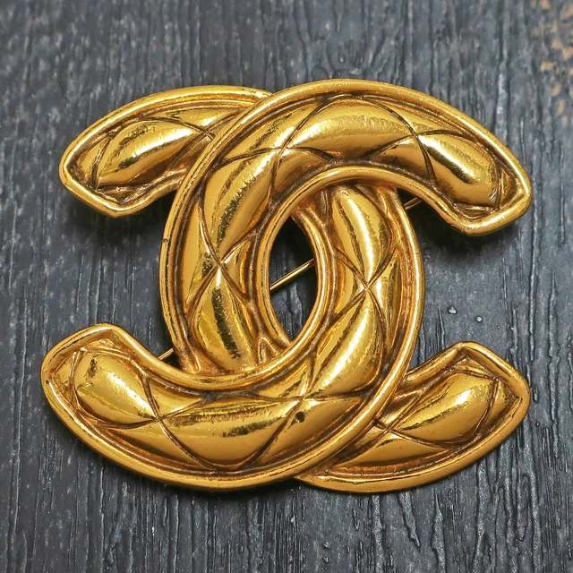 CHANEL GOLD PLATED CC Logos Matelasse Vintage Pin Brooch #533c Rise-on ...