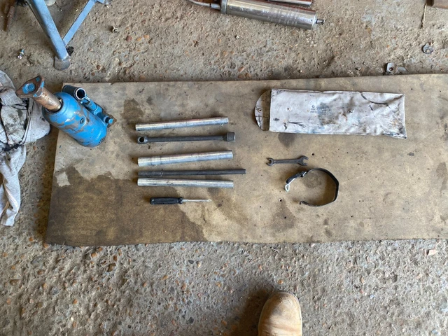 MERCEDES SPRINTER VW Crafter Twin Wheel Jack And Wheel Brace 1999 £70. ...