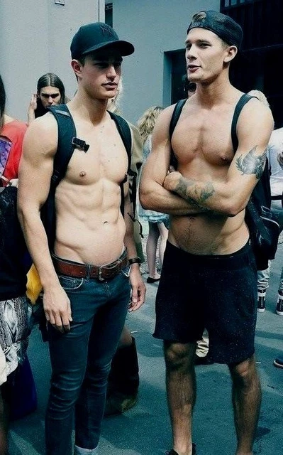 SHIRTLESS MALE BEEFCAKE Muscular Jocks Frat Jocks Tattoos Hunks PHOTO ...