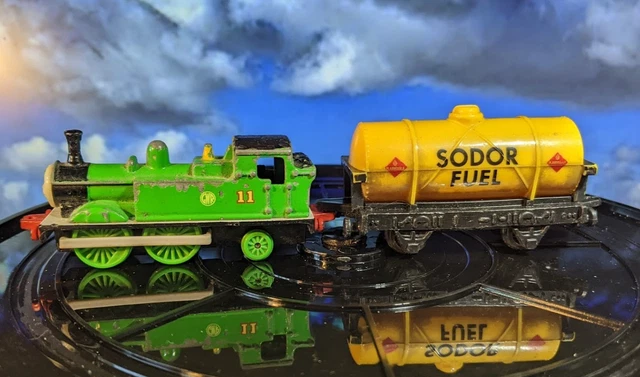 VINTAGE THOMAS & Friends Oliver the Tank Engine & Fuel Tank 170mm. Gift ...