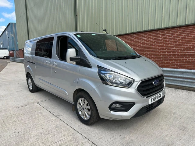 FORD TRANSIT CUSTOM 320 Limited crew van 6 seats 2019 19 Plate £26,398. ...