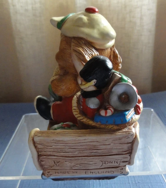 PENDELFIN BOBBY SITTING on his sleigh full of gifts Christmas Made in ...