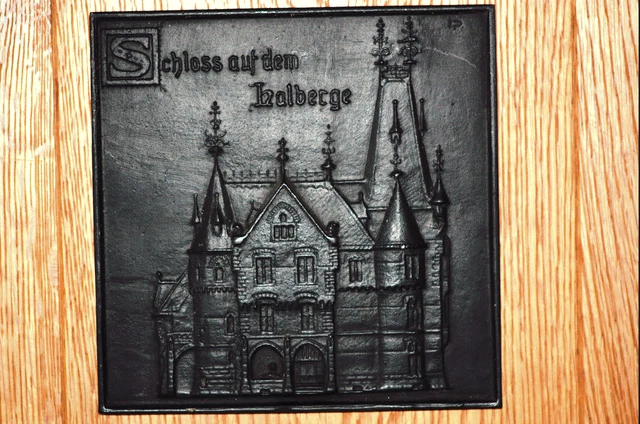 GUSS EISEN SCHLOSS Halberg Hütte Platte Relief Wand Bild Dach Bodenfund ...