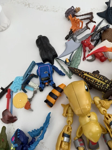 HUGE VINTAGE TRANSFORMERS Lot (Beast Wars, Digimon And More) Please ...