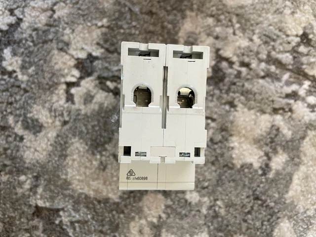 MERLIN GERIN MULTI 9 C60Hd 10A D10 25714 Dp Type D 10 Amp Bs En 60898 ...