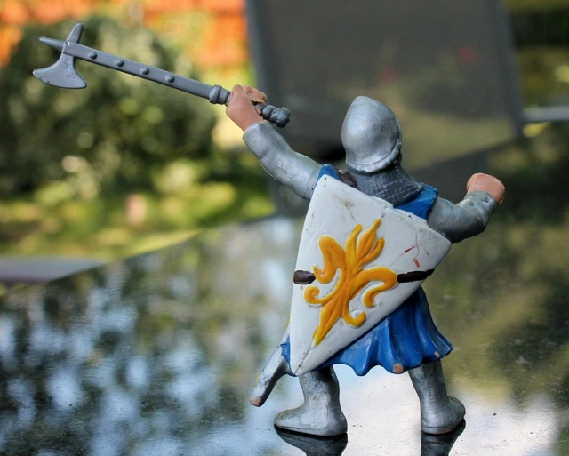 BULLYLAND KNIGHT AXE Fighter Mass Figure Rubber £4.04 - PicClick UK