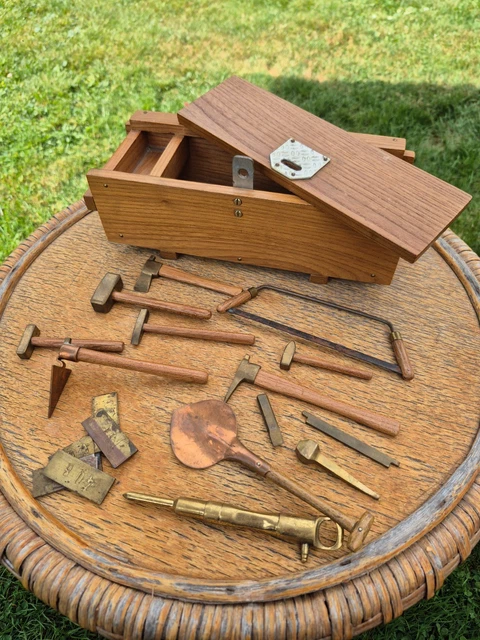 RARE ANCIEN LOT Outils Miniature Laiton Cuivre Et Bois Maitrise Art ...