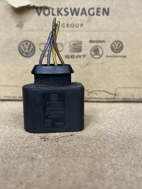 GENUINE AUDI ENGINE Wiring Loom Harness Plug Connector 1J0973704 Black ...
