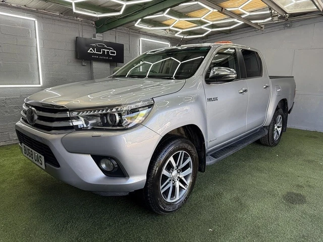 2018 TOYOTA HILUX Invincible D/Cab Pick Up 2.4 D-4D Auto PICK UP DIESEL ...