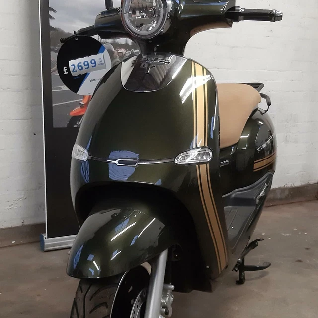 NECO ECONECO FULLY electric Scooter Learner legal moped from 16 years ...