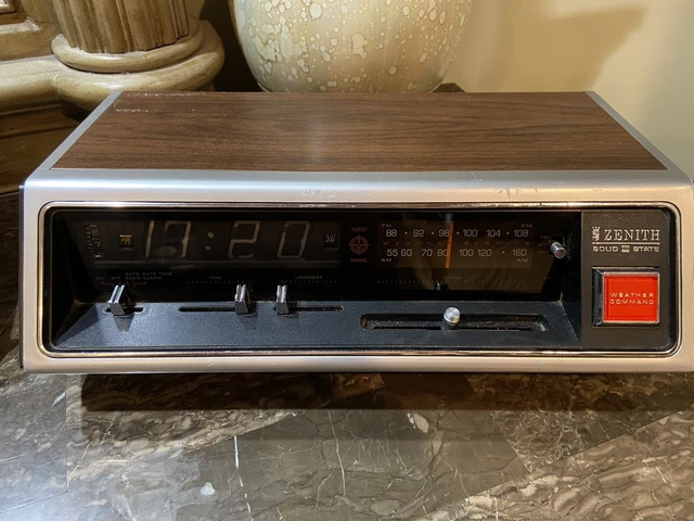 VINTAGE ZENITH SOLID State AM FM Radio Model F476W Wood Grain £33.00 ...