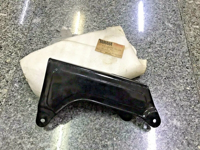 YAMAHA 74-76 DT100 DT100A/B/C DT175 DT175A/B/C Case Chain NOS 437-22311 ...