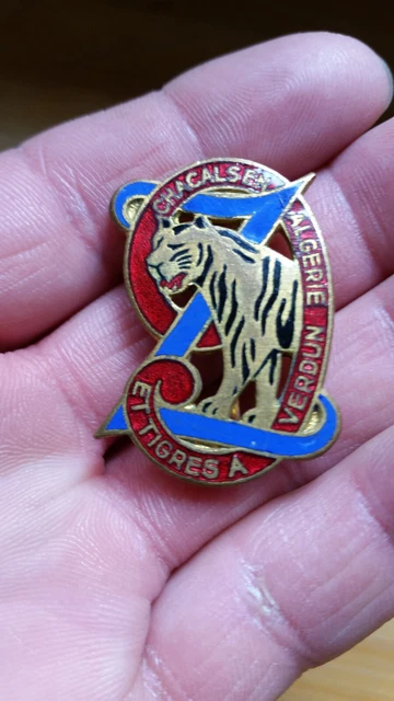 RARE INSIGNE MILITAIRE - 9 éme ZOUAVE - FABRICANT DRAGO - H 134 EUR 10 ...