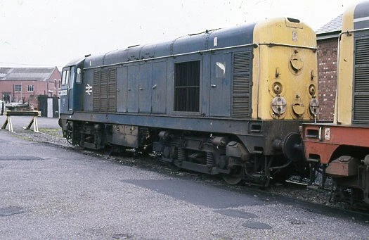 ORIGINAL COLOUR SLIDE of 20020 BR class 20 diesel loco £1.99 - PicClick UK