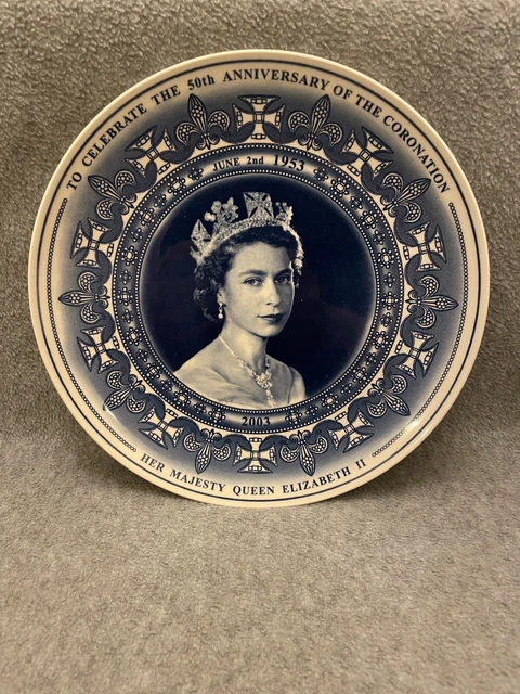 WEDGWOOD COMMEMORATIVE PLATE QUEEN ELIZABETH 1953-2003 Queen’s Ware ...