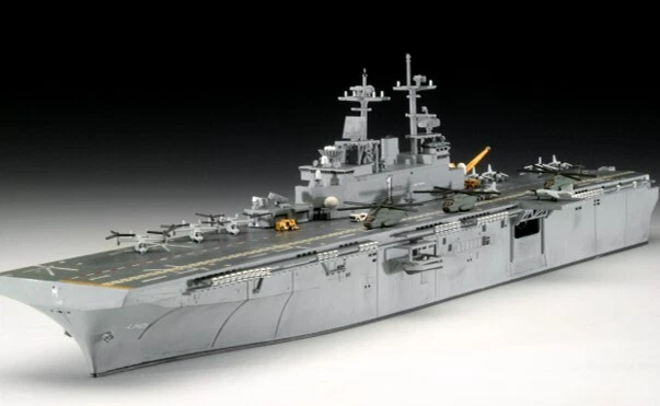 ASSAULT CARRIER USS WASP CLASS Aircraft Carrier Set 1:700 Plastic Model ...
