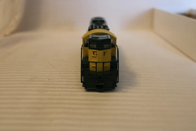 HO SCALE ATLAS, SD35 Diesel Locomotive, Golden Feather, Green & Yellow ...