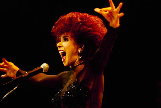 WELSH SINGER SHIRLEY Bassey Performs Live On Stage 1990 Old Photo $7.65 ...