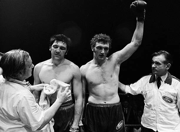 BOXING BRITISH HEAVYWEIGHT Boxer Joe Bugner After Victory 1971 OLD ...
