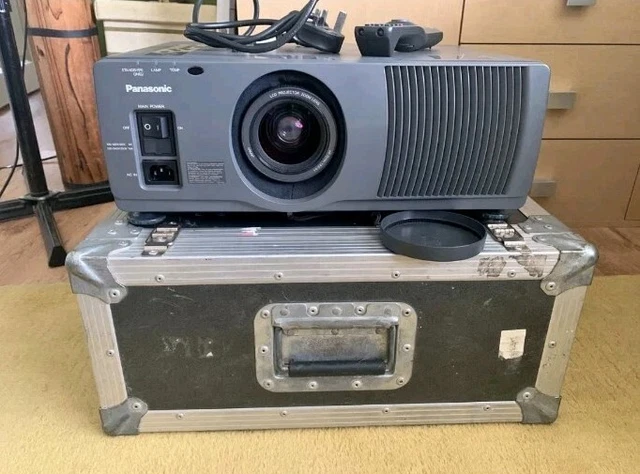 PANASONIC PROJECTOR PT L595EG With Penn Fabrication Flightcase £52.71 ...