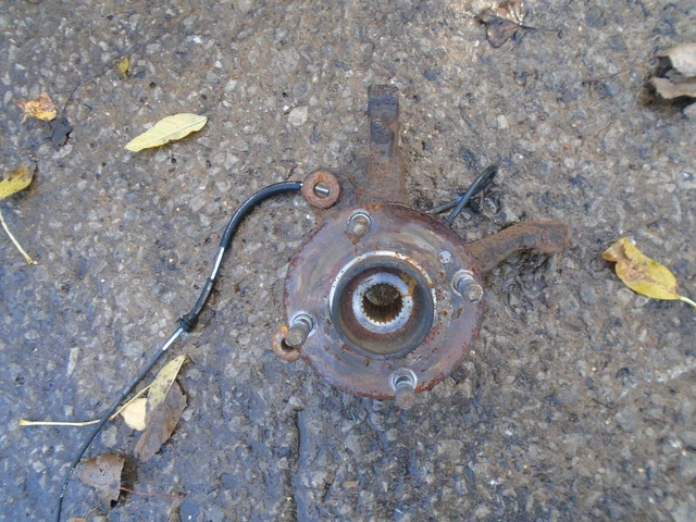 FORD FIESTA STUB Axle - Passenger/Left Front 1.2 Petrol 2008-2013 £45. ...