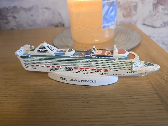 PRINCESS CRUISE LINE Model Ship Grand Princess Resin 7" No Damage £29. ...