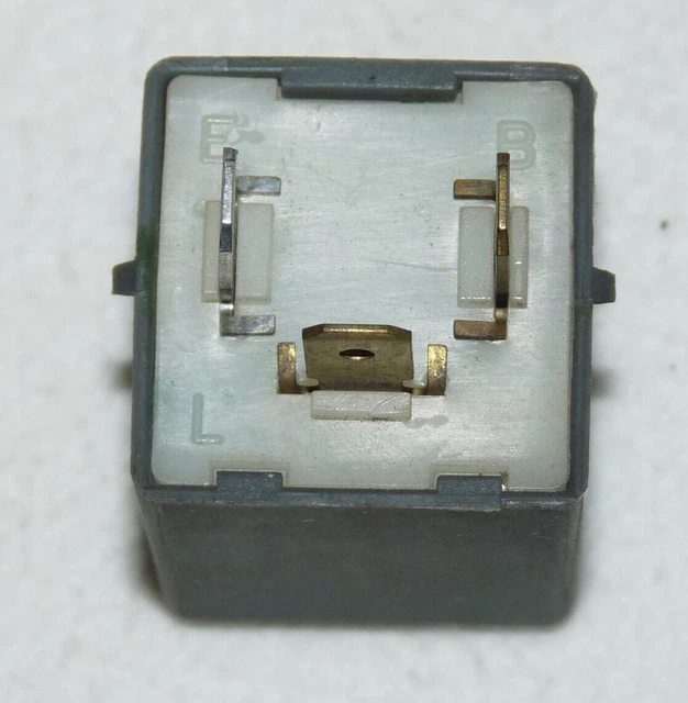 VESPA ET4 125 Relais E-B-L 3 pin REA 294859 Fernschalter Anlasser ...