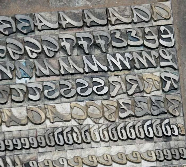 POLICE DE CARACTÈRES plomb lettres typographie imprimerie tampon metier ...