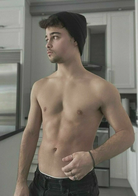 Shirtless Male Beefcake Cute Handsome Smooth Hunk Dude Photo 4x6 B1100