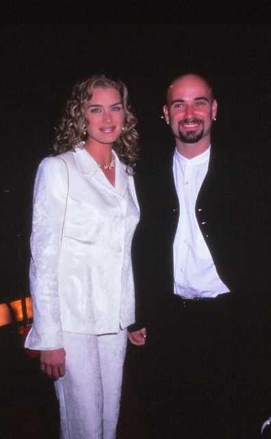 DIA BROOKE SHIELDS und Andre Agassi 1997 KB-format Fotograf P13-35-1-2 ...