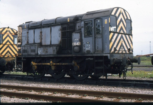 ORIGINAL RAILWAY SLIDE of Class 08 08401 at Immingham .(294) £3.50 ...