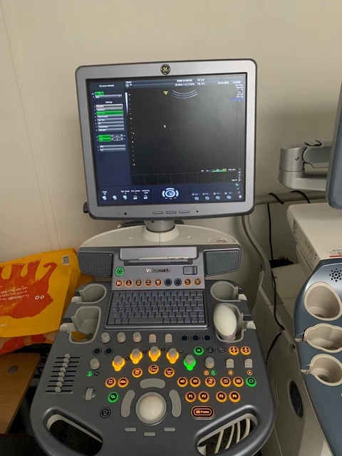 GE VOLUSON S8 2d/4dUltrasound with a RAB6-RS ultra-light volume 2d/4d ...