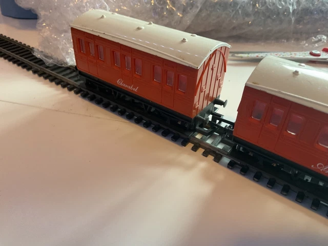 HORNBY OO THOMAS the tank coaches “Annie/Clarabel” good condition £10. ...