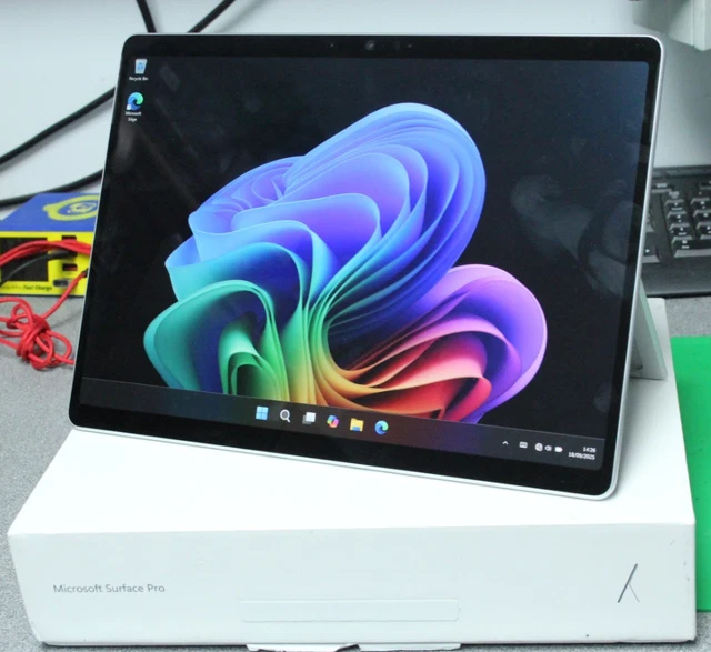 MICROSOFT SURFACE PRO 11th Edition Snapdragon X Elite 16GB RAM, 1TB SSD ...