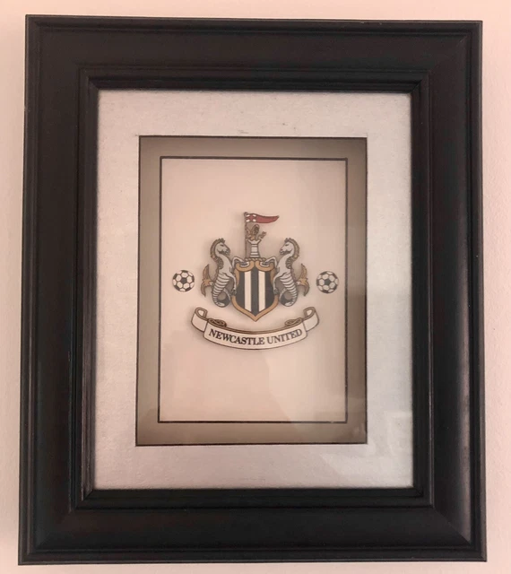 VINTAGE NEWCASTLE United Football logo 3D picture black frame ...