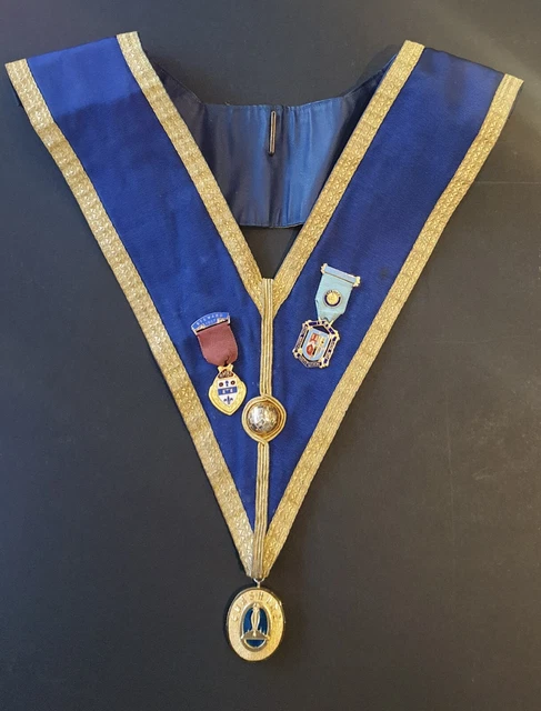 FREEMASON NECK SASH, with Cheshire Jewel and Two Medals. £28.99 ...