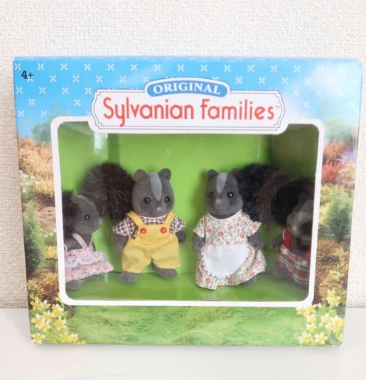 SYLVANIAN FAMILIES / Calico Critters Flair Bouquet Skunk Family - New ...