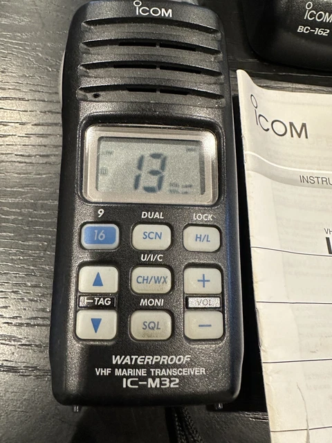 MARINE RADIO ICOM IC-M32 VHF Two Way Transceiver, Charger, Waterproof ...