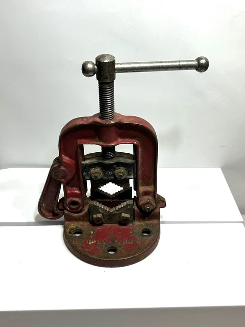 VINTAGE CAST IRON Hinged Pipe Clamp. Table Mount. Works Great. £18.71 ...