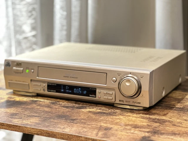 JVC HR-S7600EU | S-VHS PAL Hi-Fi VIDEOREGISTRATORE STEREO VIDEOCASSETTE ...