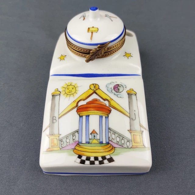 ENCRIER EN PORCELAINE Franc-maçon Agrémenté Des Attributs Franc ...