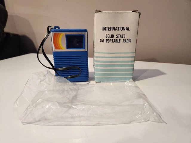 VINTAGE INTERNATIONAL SOLID State AM Portable Radio Blue Rainbow ...